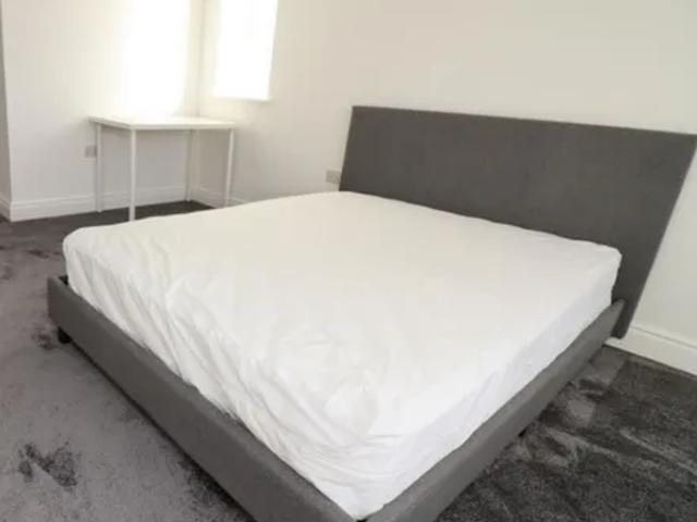 36 Abbey Road, London, EN1 2QP, United Kingdom | Room for rent #159329231 | Rentberry
