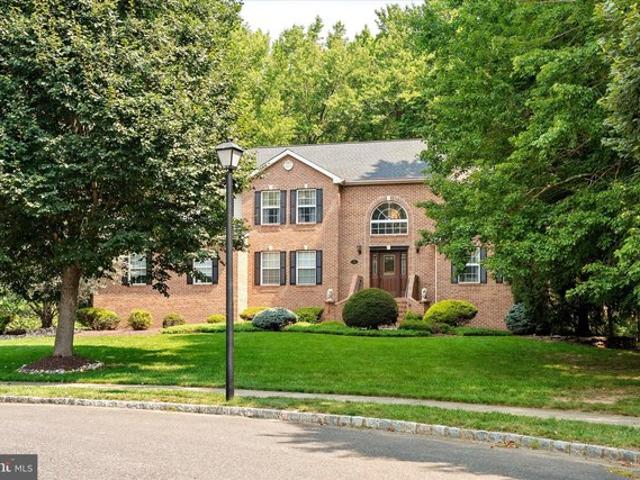 36 Arnold Ln, Robbinsville, NJ 08691