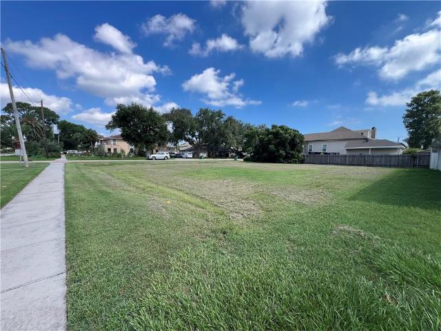 36 B Avron Boulevard