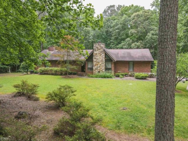 36 Bob Smith Rd, Sharpsburg, GA 30277