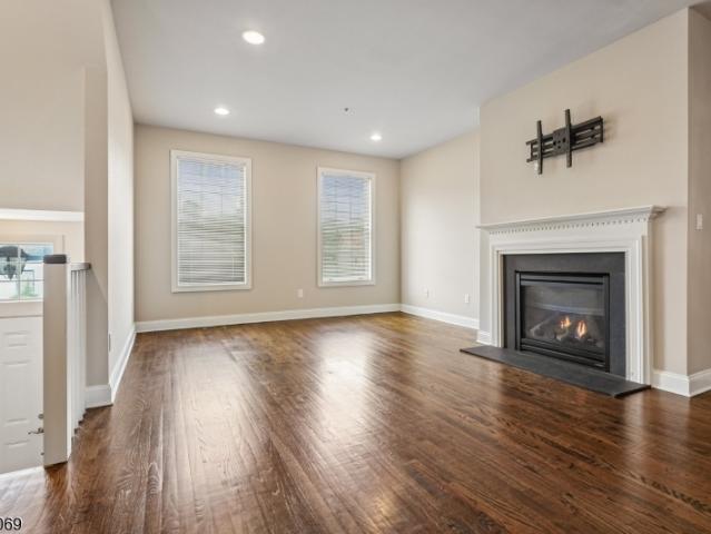 36 Bloomfield Ave