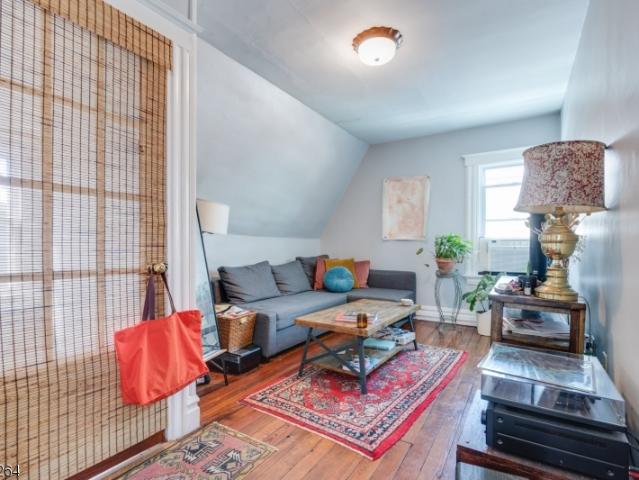 36 Burnet St Unit 3