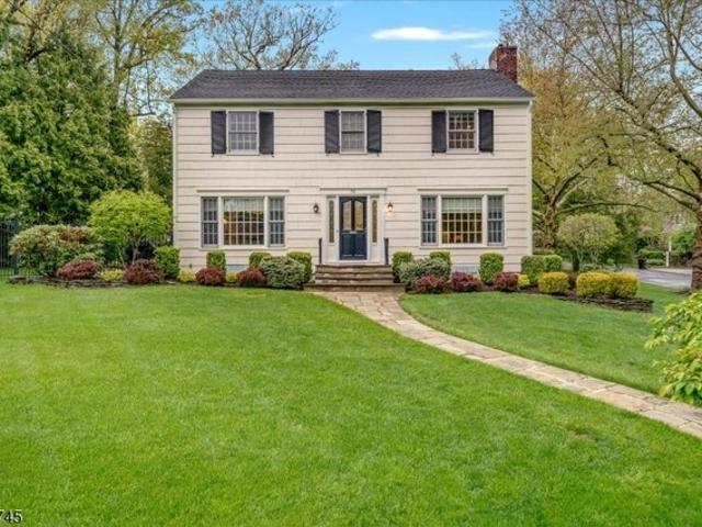 36 Cambridge Dr, Millburn, NJ 07078