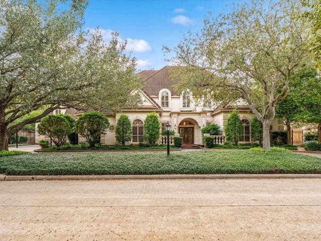 36 Champions Bend Cir, Houston, TX 77069