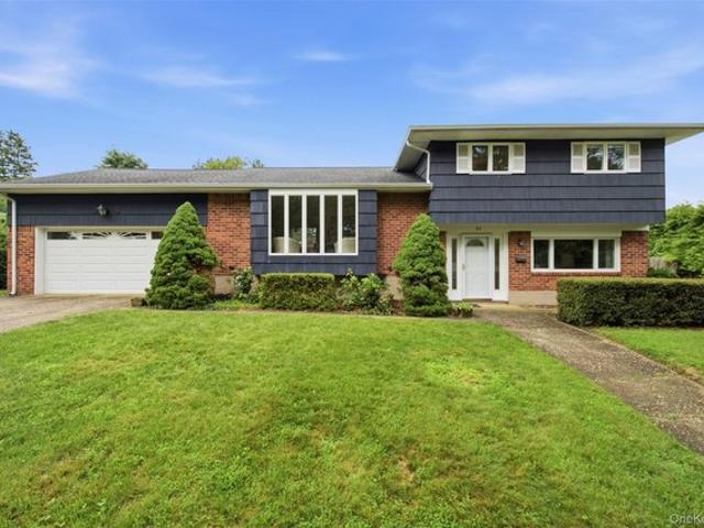 36 Cherrywood Dr, East Northport, NY 11731