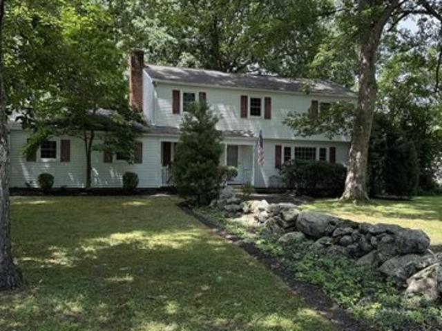 36 Chimney Dr, Bethel, CT 06801