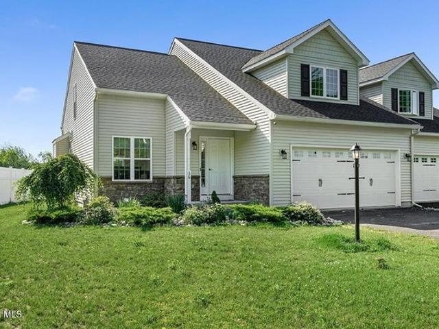 36 Chip Shot Way, Mechanicville, NY 12118