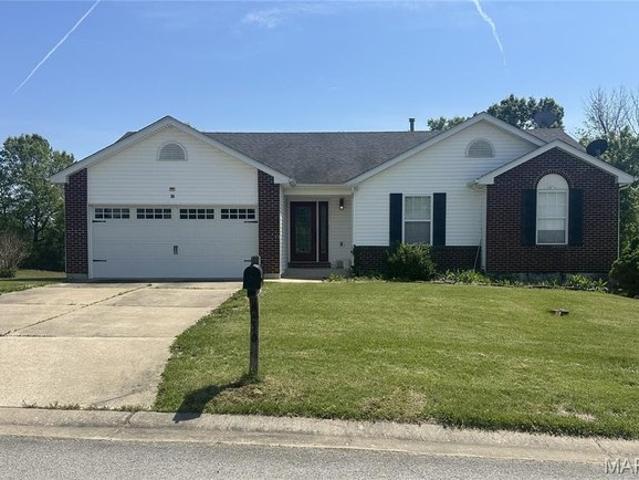 36 Colton Jesse Dr, Winfield, MO 63389