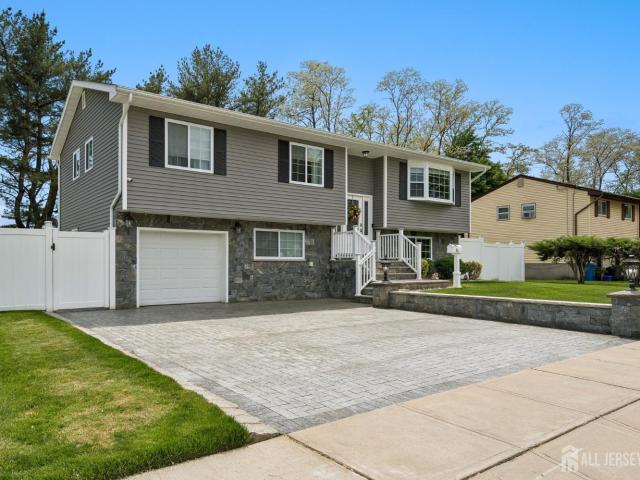 36 Colin Drive