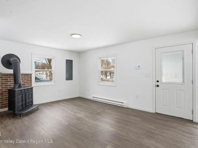 36 Country Club Dr, Mount Marion, NY 12456