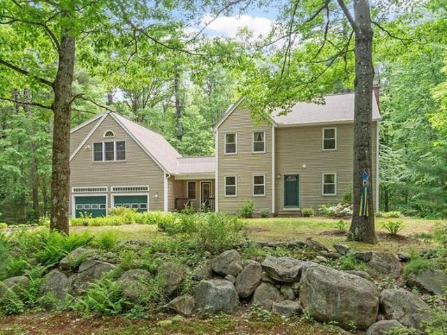 36 Country Ln, Princeton, MA 01541