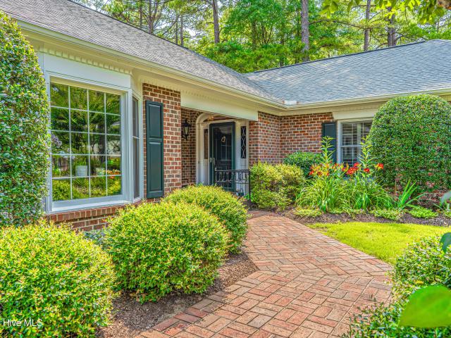 36 Courtney Place