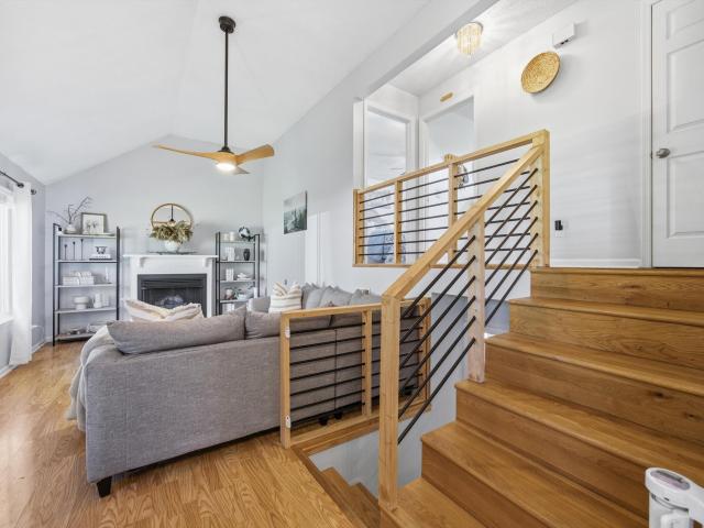 36 Crest Circle