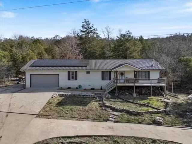 36 DANUBE DR, HOLIDAY ISLAND, AR 72631 Single Family Residence.