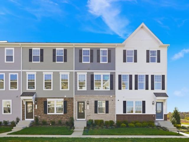36 Democracy Mews, Ranson, WV 25438