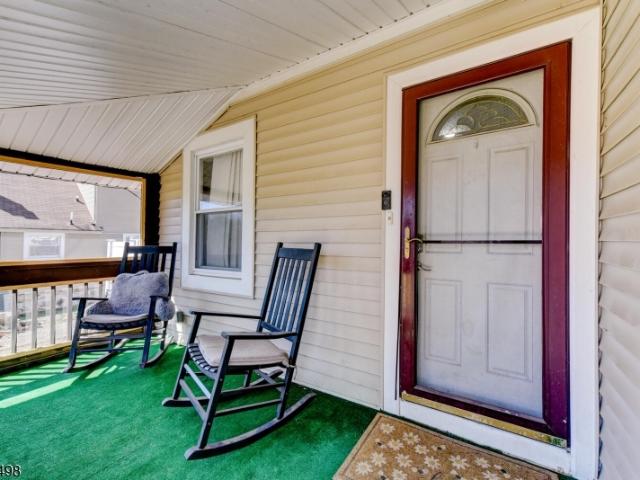 36 Decker Ave