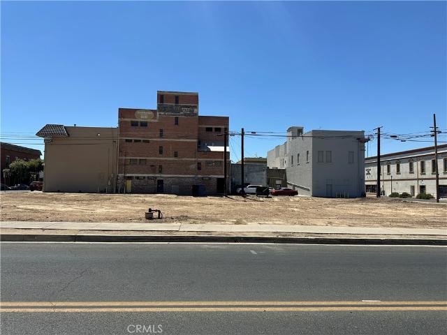 36 E Mill Ave, Porterville, CA 93257 | MLS #PW25148