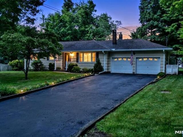 36 Edison Ter, Sparta, NJ 07871