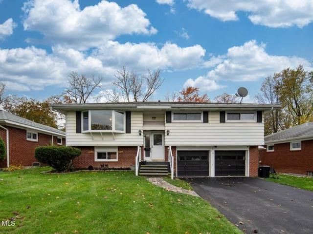 36 Farley Dr, Rensselaer, NY 12144