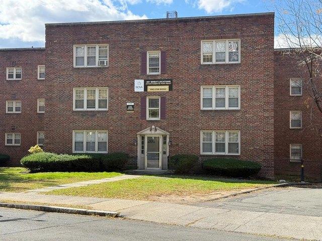36 Forest St, Hartford, CT 06105