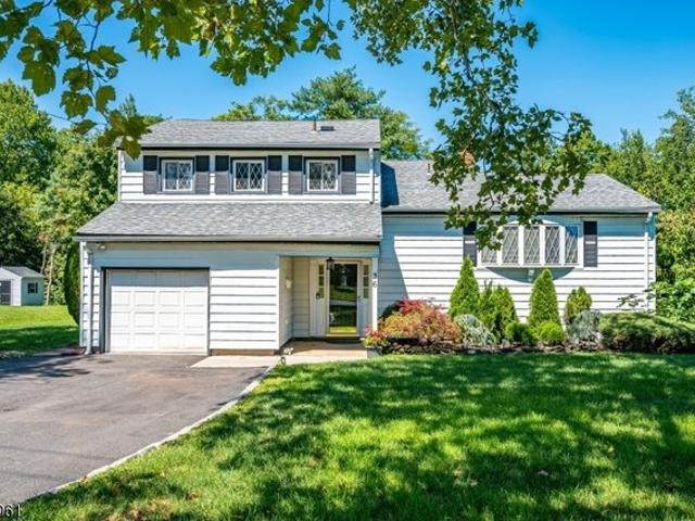 36 Foxwood Dr, Franklin Twp, NJ 08873