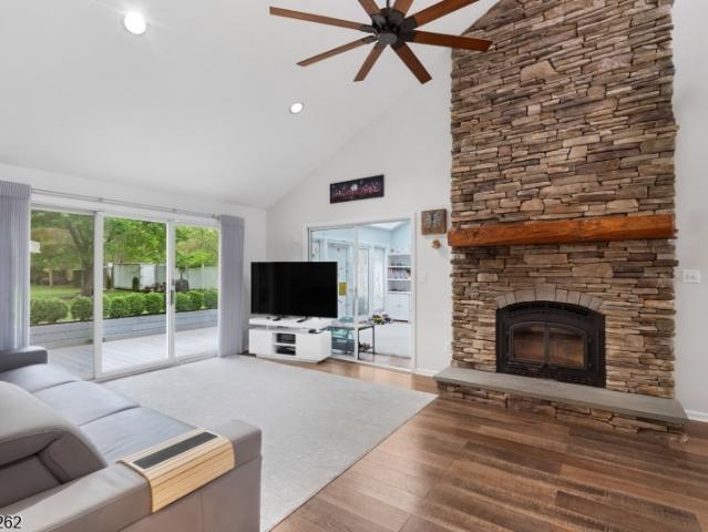 36 Gates Rd