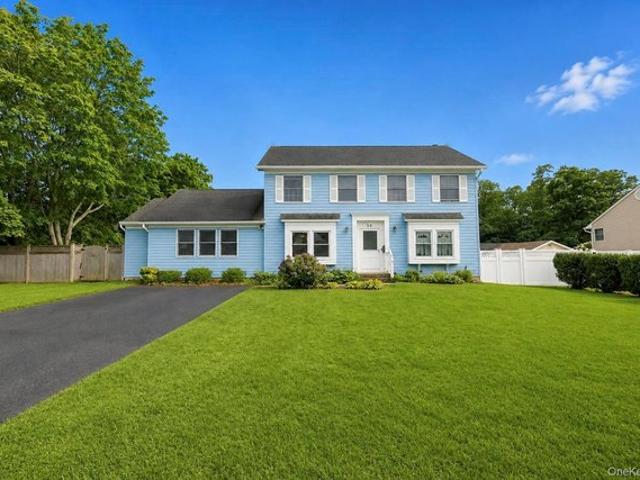 36 George St, Sayville, NY 11782
