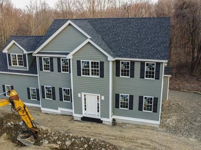 36 Gilchrest St, Lunenburg, MA 01462