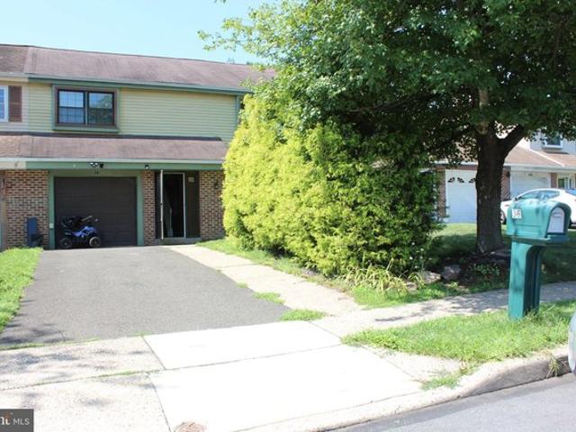 36 Greenwoods Dr, Horsham, PA 19044