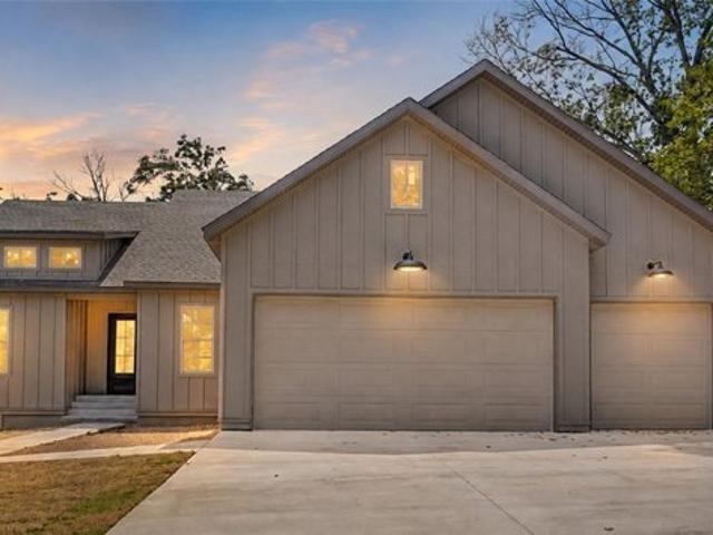 36 Halford Ln, Bella Vista, AR 72715