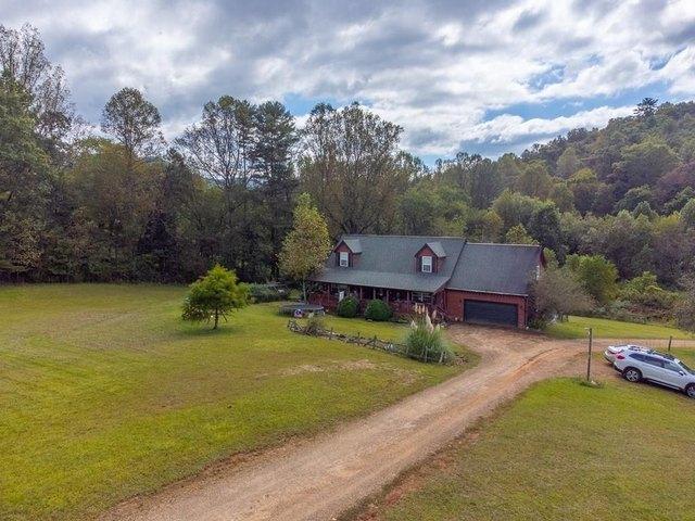 36 Halfway Back Ln, Franklin, NC 28734