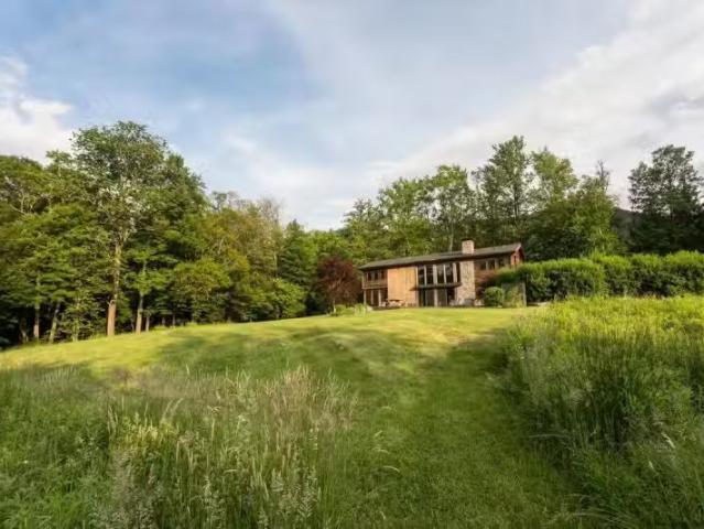 36 Happy Valley, Bearsville, NY 12409