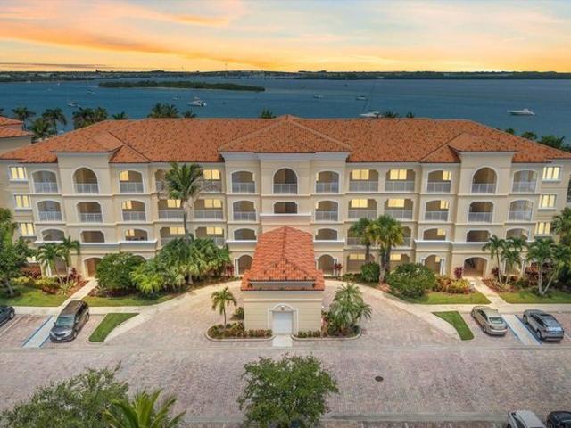 36 Harbour Isle Dr W Unit 104, Fort Pierce, FL 34949
