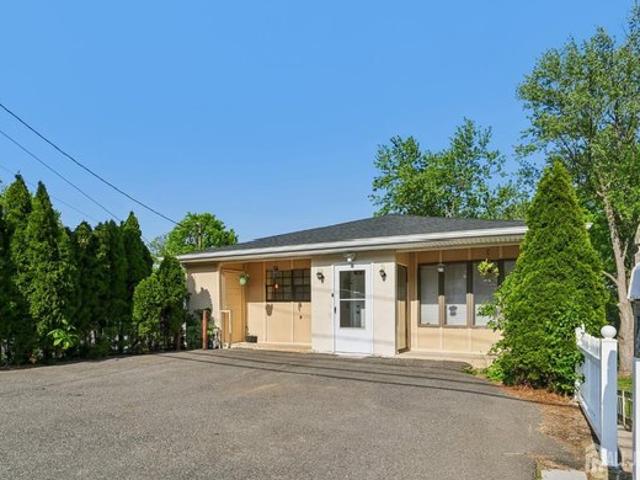 36 Henry St, Edison, NJ 08820