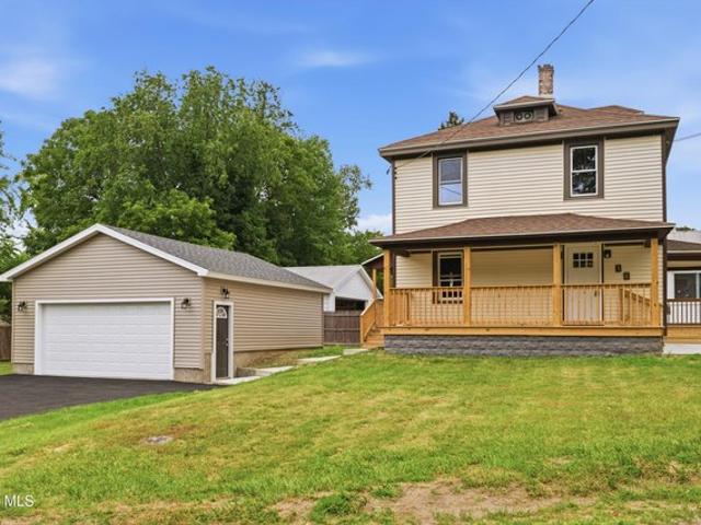 36 Heath St, Corinth, NY 12822