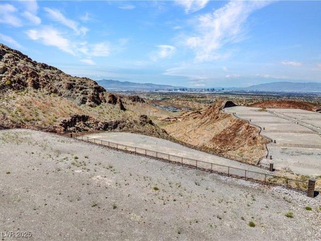 36 High Knoll Ct, Henderson, NV 89012