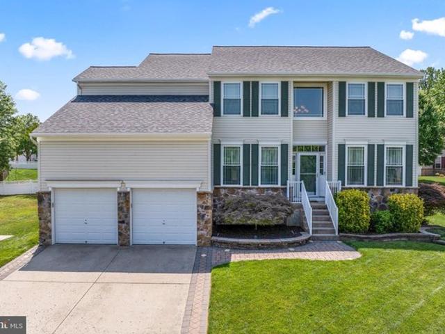36 Hill Farm Way, Swedesboro, NJ 08085