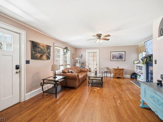36 Hillside Ave