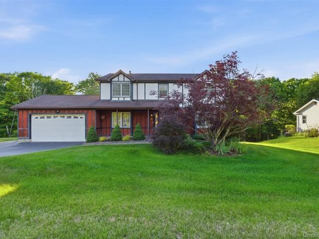 36 Hoover Dr, Middletown, NY 10940