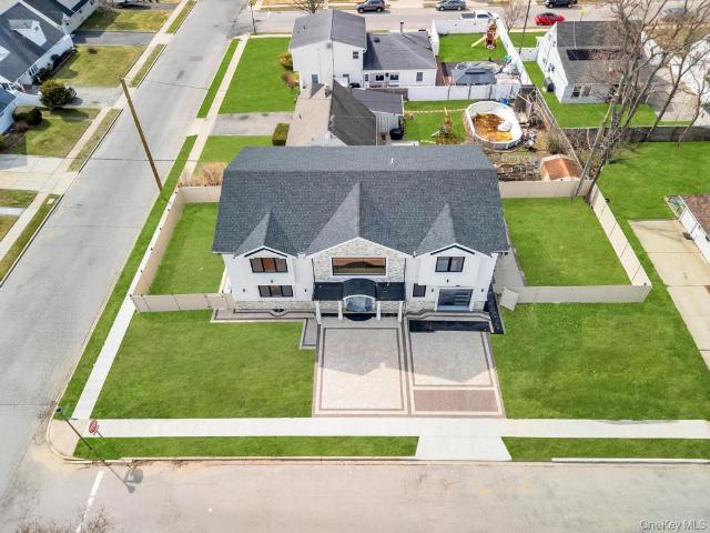 36 Jupiter Ln, Levittown, NY 11756 | Compass