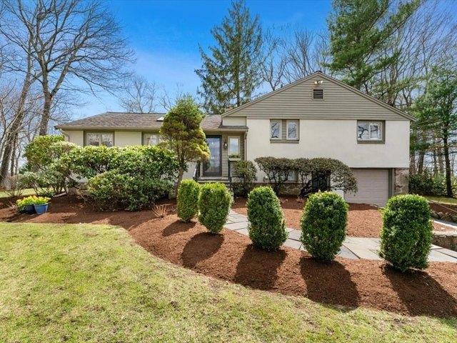 36 Kimlo Rd, Wellesley, MA 02481