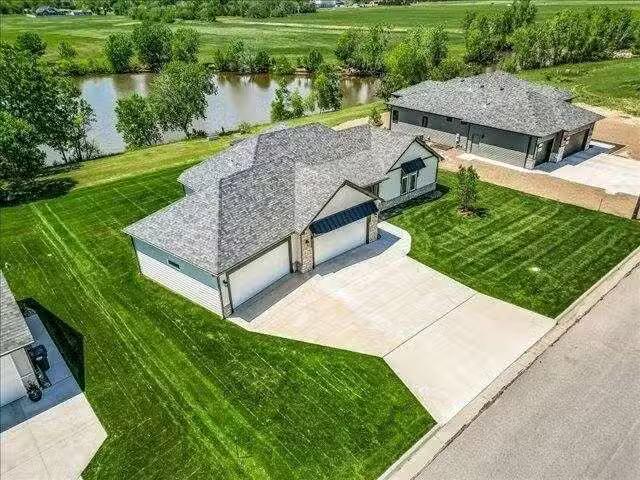 36 Kisiwa Village Rd, Hutchinson, KS 67502 648019880