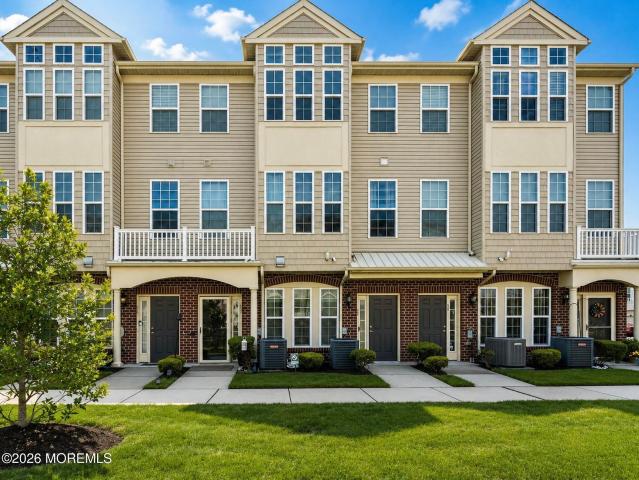 36 Kyle Drive, Tinton Falls, NJ