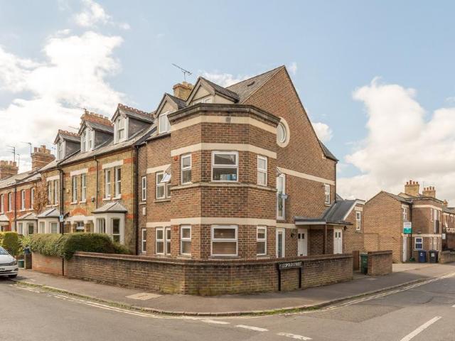 36 Leopold Street, Oxford. 2 bed apartment to rent £1,650 pcm £381 pw