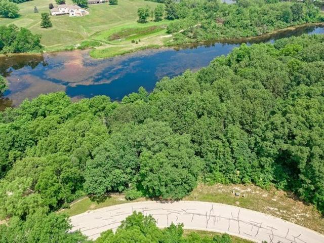 36 Levanno Dr, Crown Point, IN 46307