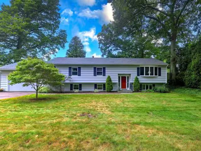36 Linwood St, Milford, CT 06461 MLS 24034910