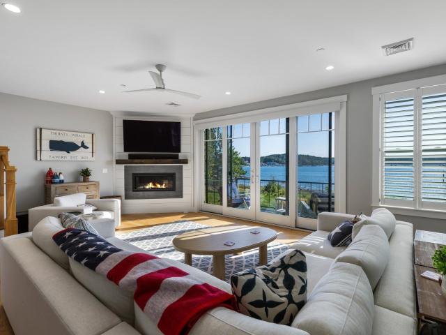 36 Little Bay Dr, Dover, NH 03820 | MLS #5082 | Compass