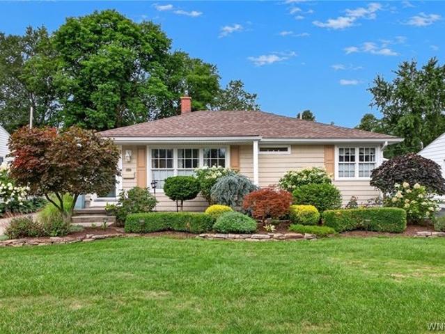 36 Lorfield Dr, Amherst, NY 14226