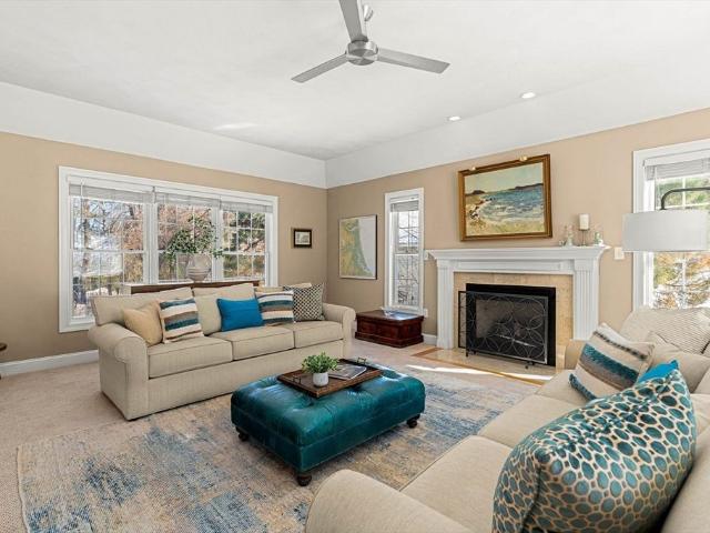 36 Lucey Dr, Newburyport, US, MA