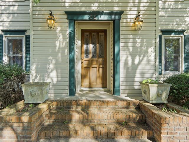 36 Manor Boulevard